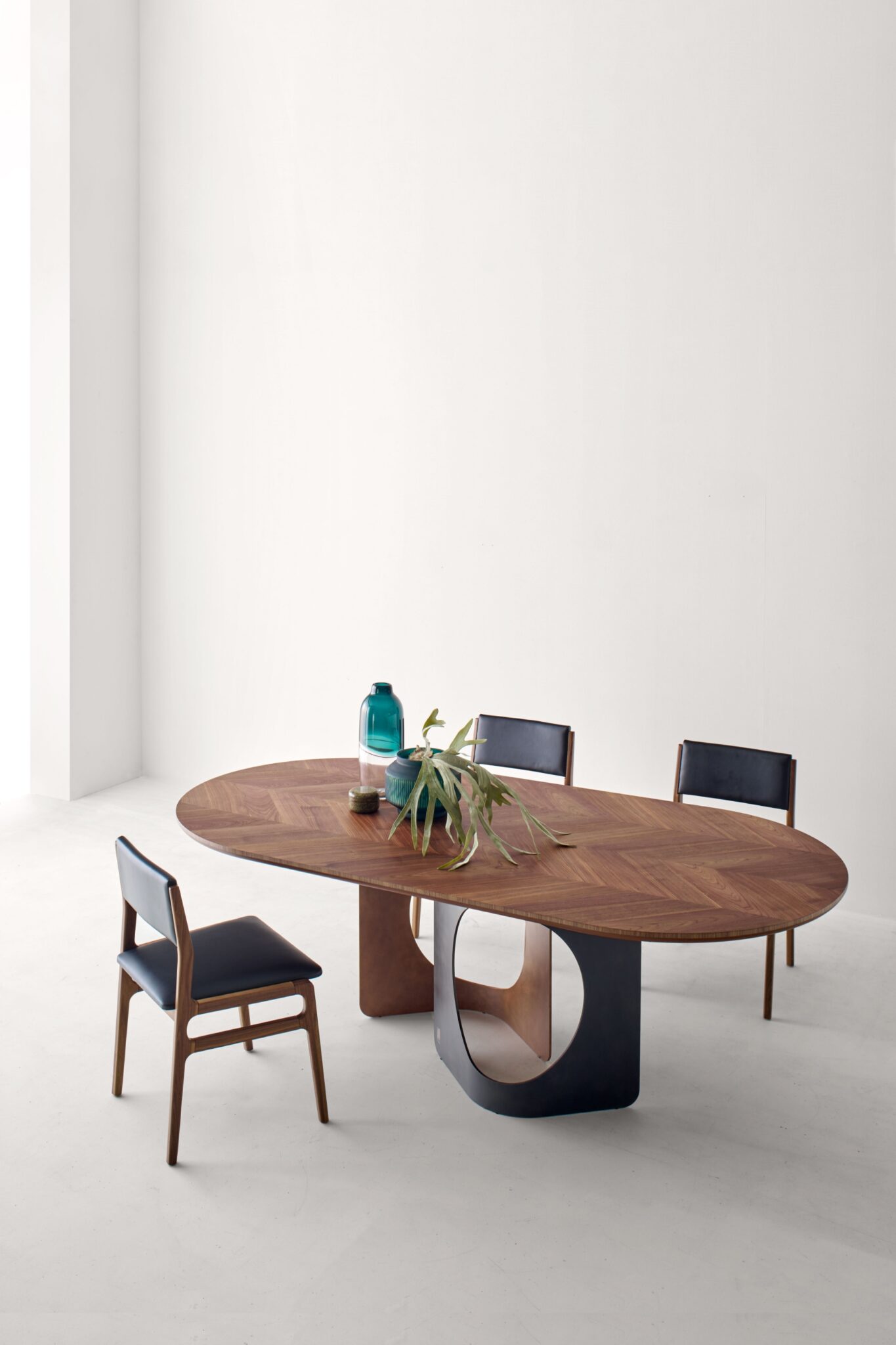 Hole oval table - Modesign